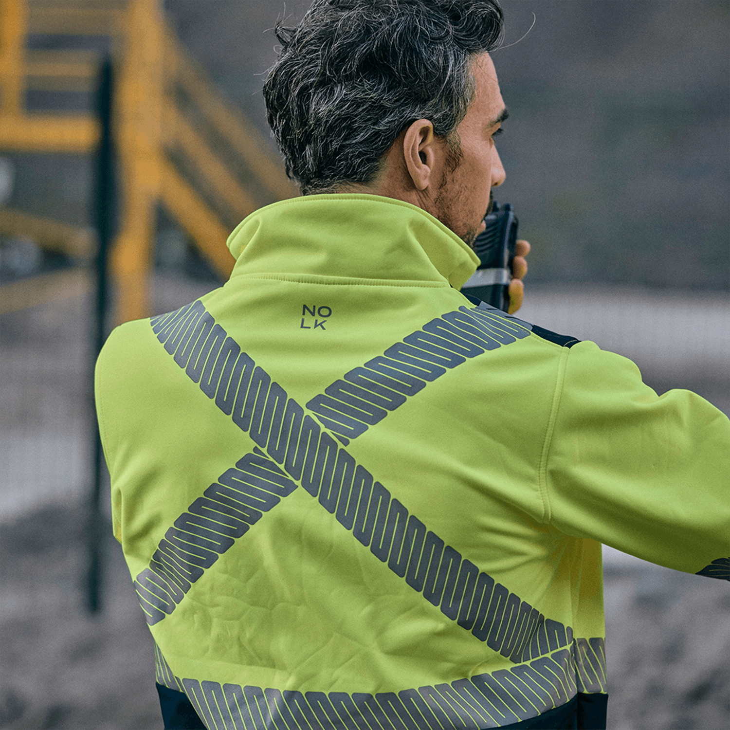 Softshell Etna Amarillo/Azul Marino Unisex